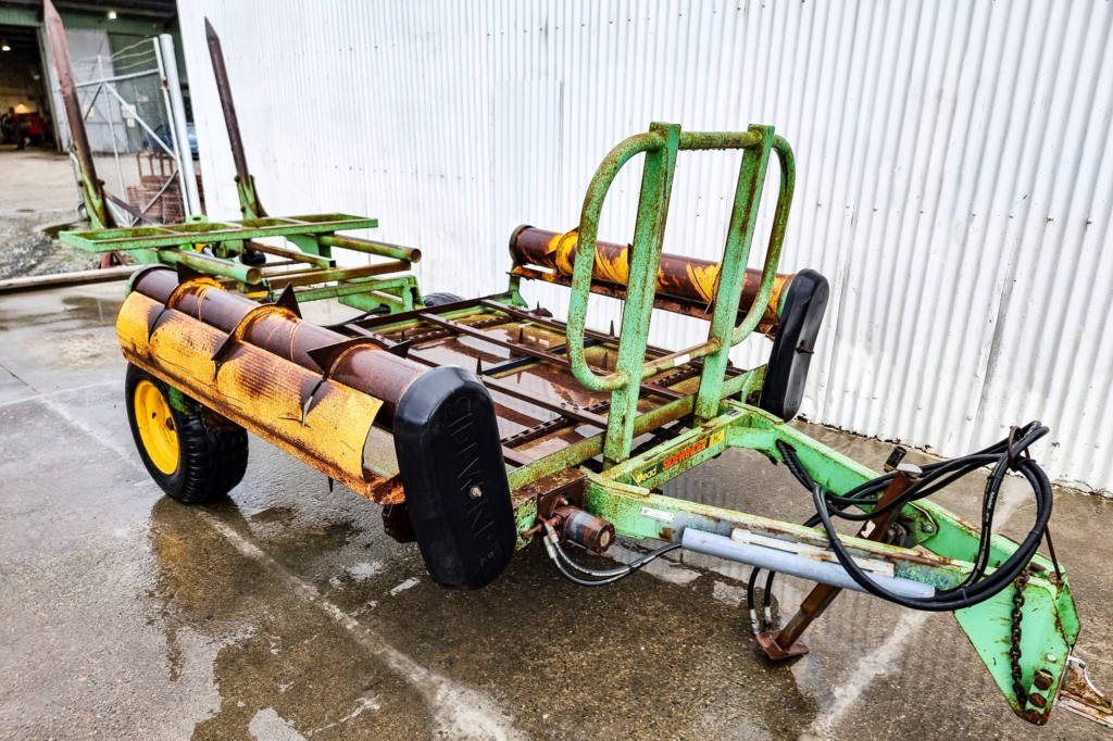 Used Hay Feedout Machinery - FarmChief